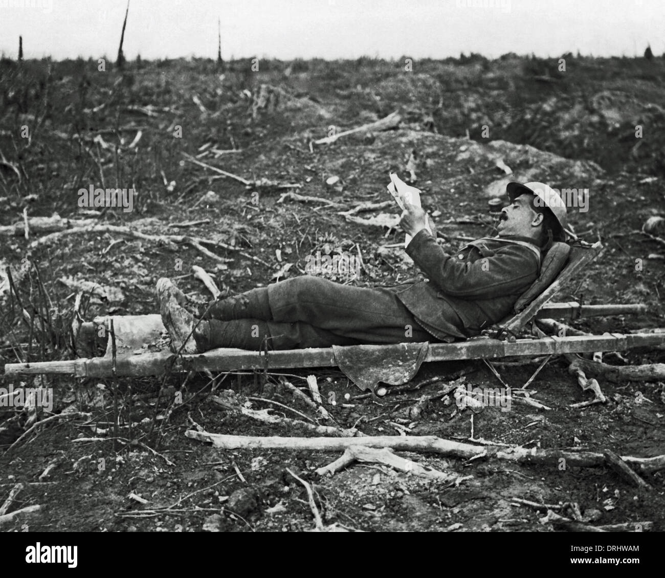 Ww1 stretcher hi-res stock photography and images - Alamy
