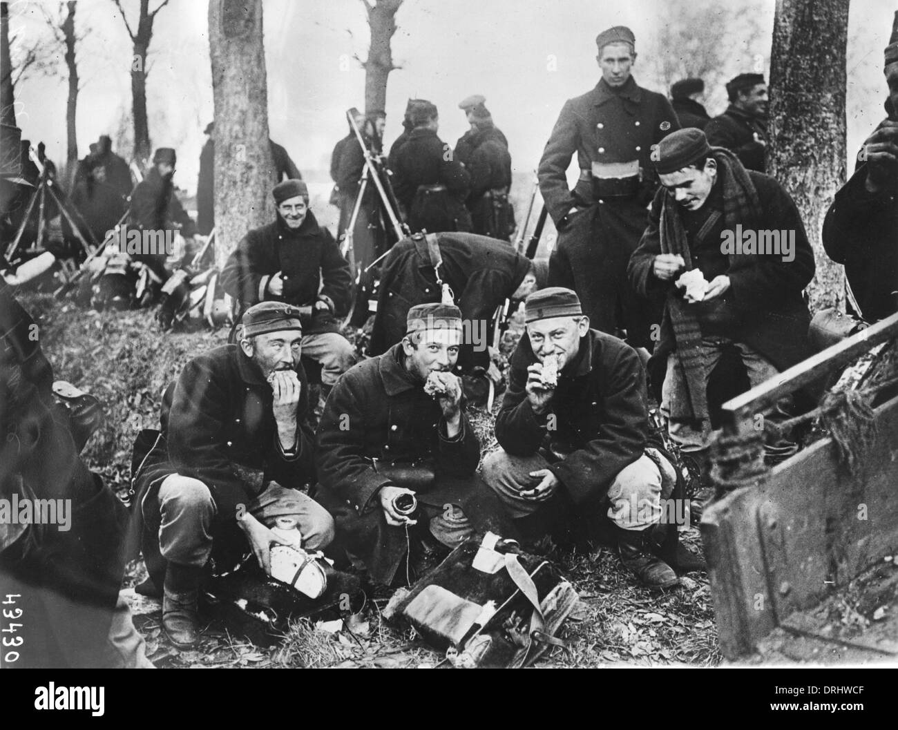 Belgian soldiers eating dinner, northern France, WW1 Stock Photo - Alamy