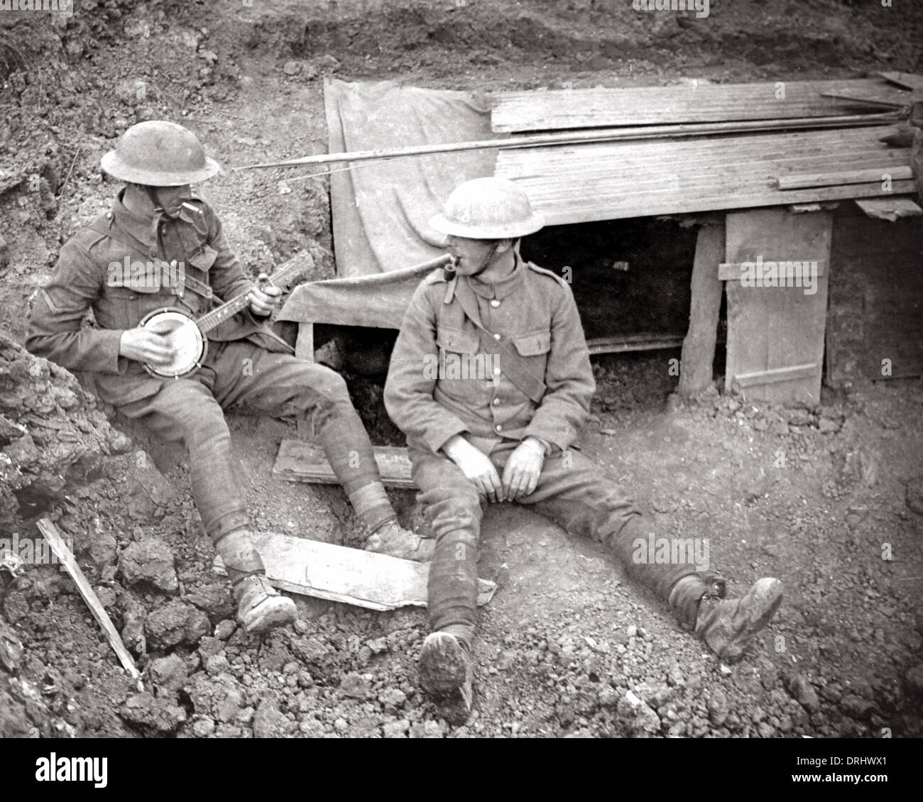 British soldiers outside dugout, Western Front, WW1 Stock Photo ...