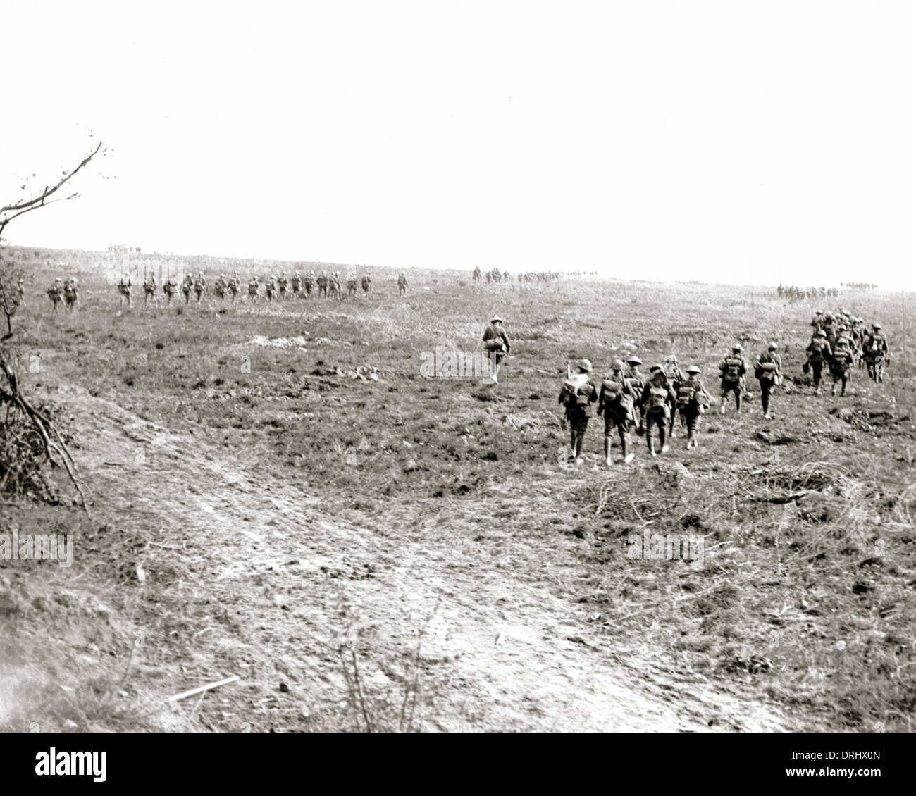 Advancing infantry hi-res stock photography and images - Alamy