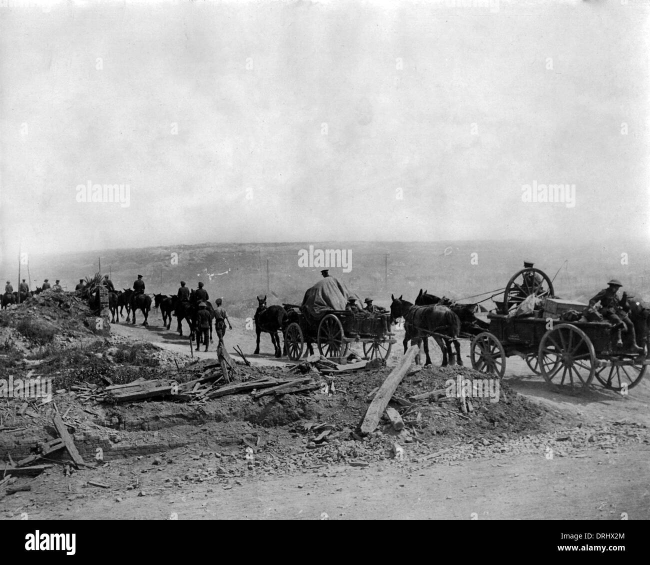 British soldiers heading for the firing line, WW1 Stock Photo - Alamy