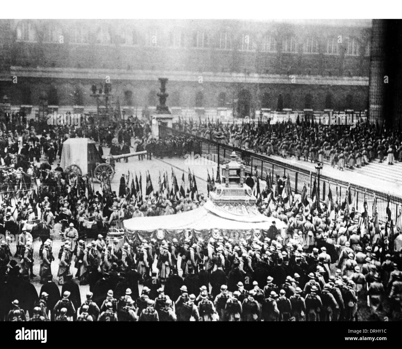 Paris hero Black and White Stock Photos & Images - Alamy