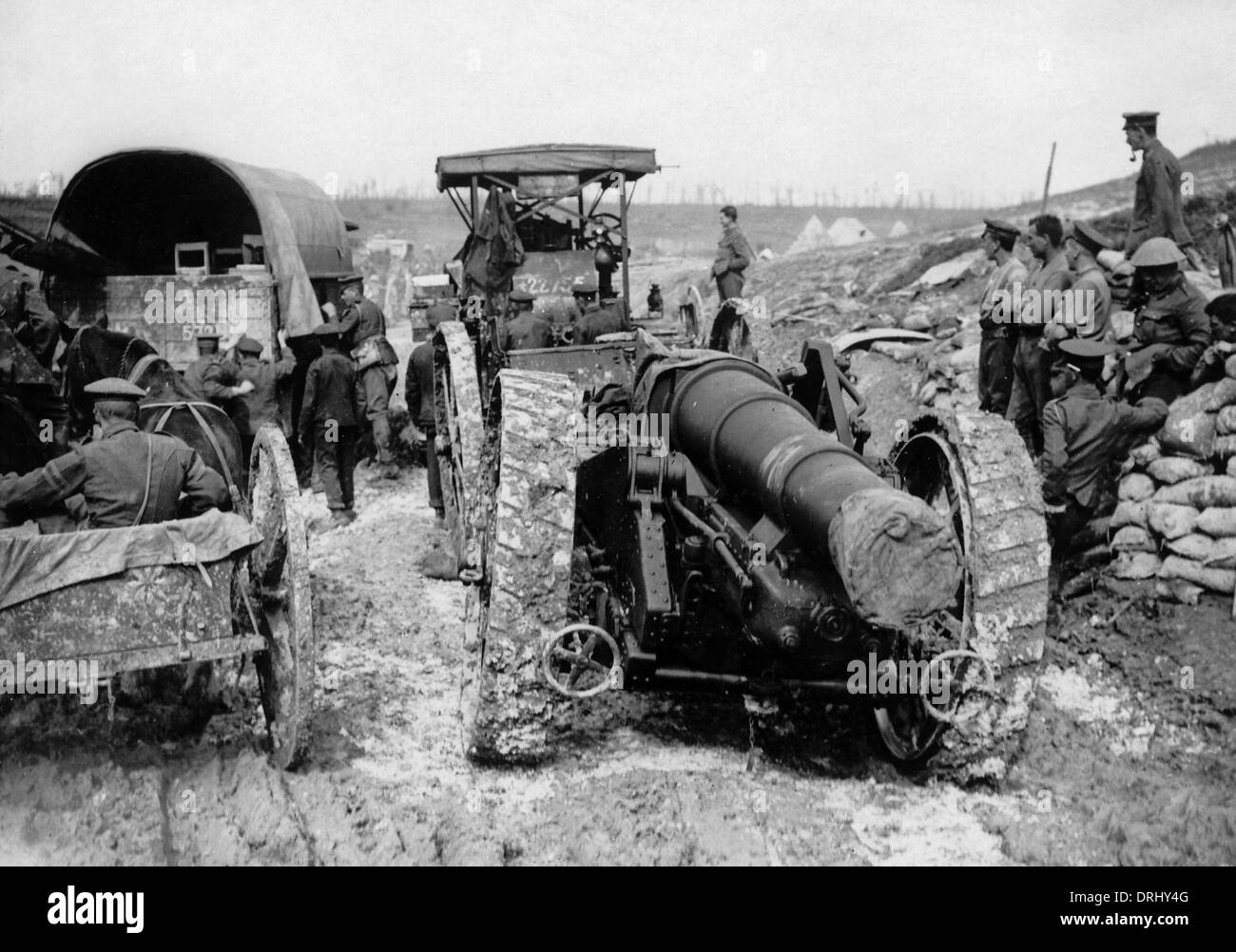 Big gun transported in bad weather, Western Front, WW1 Stock Photo - Alamy