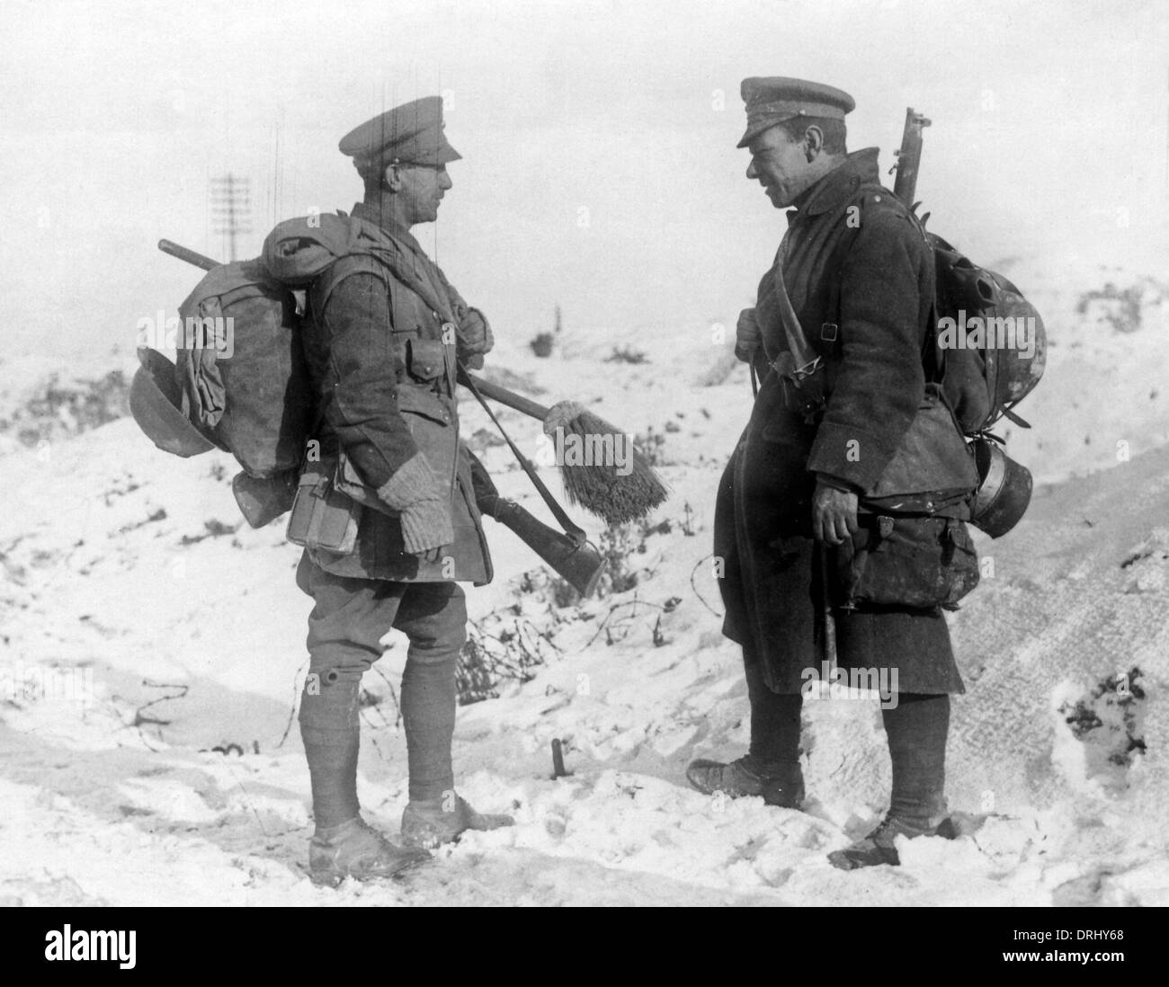 Two British soldiers in the snow, Western Front, WW1 Stock Photo - Alamy