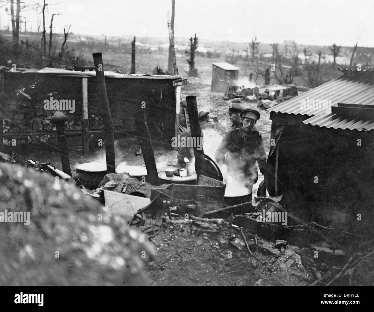 First world war soldiers cooking hi-res stock photography and images ...
