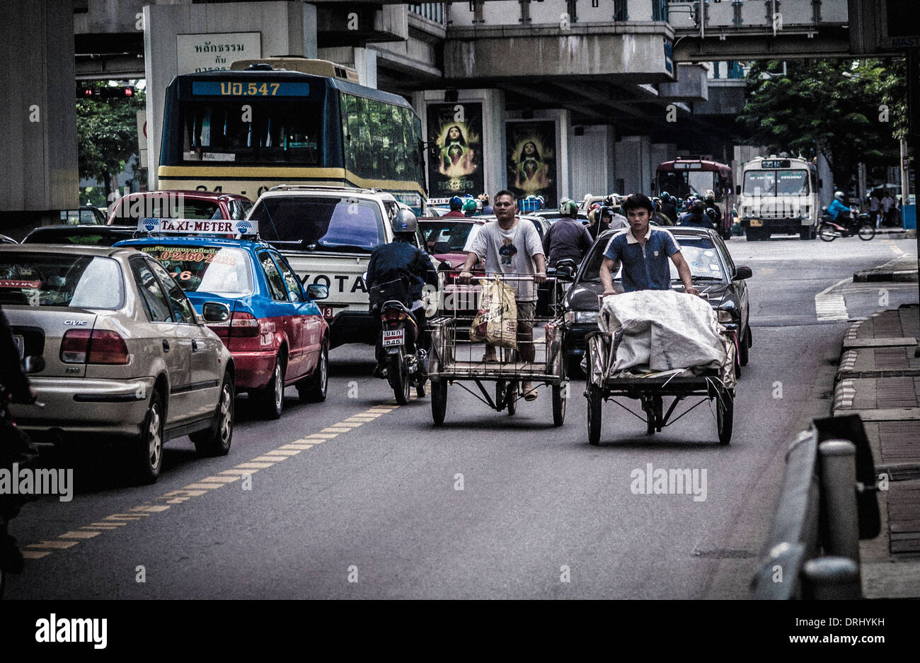 Bus buses queue traffic congestion hi-res stock photography and images ...
