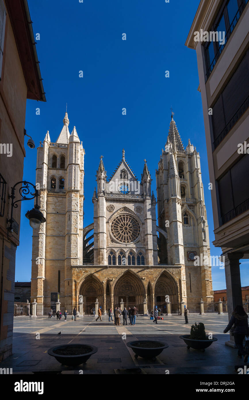 Gothic style Cathedral of León, Castilla y León, Spain Stock Photo - Alamy
