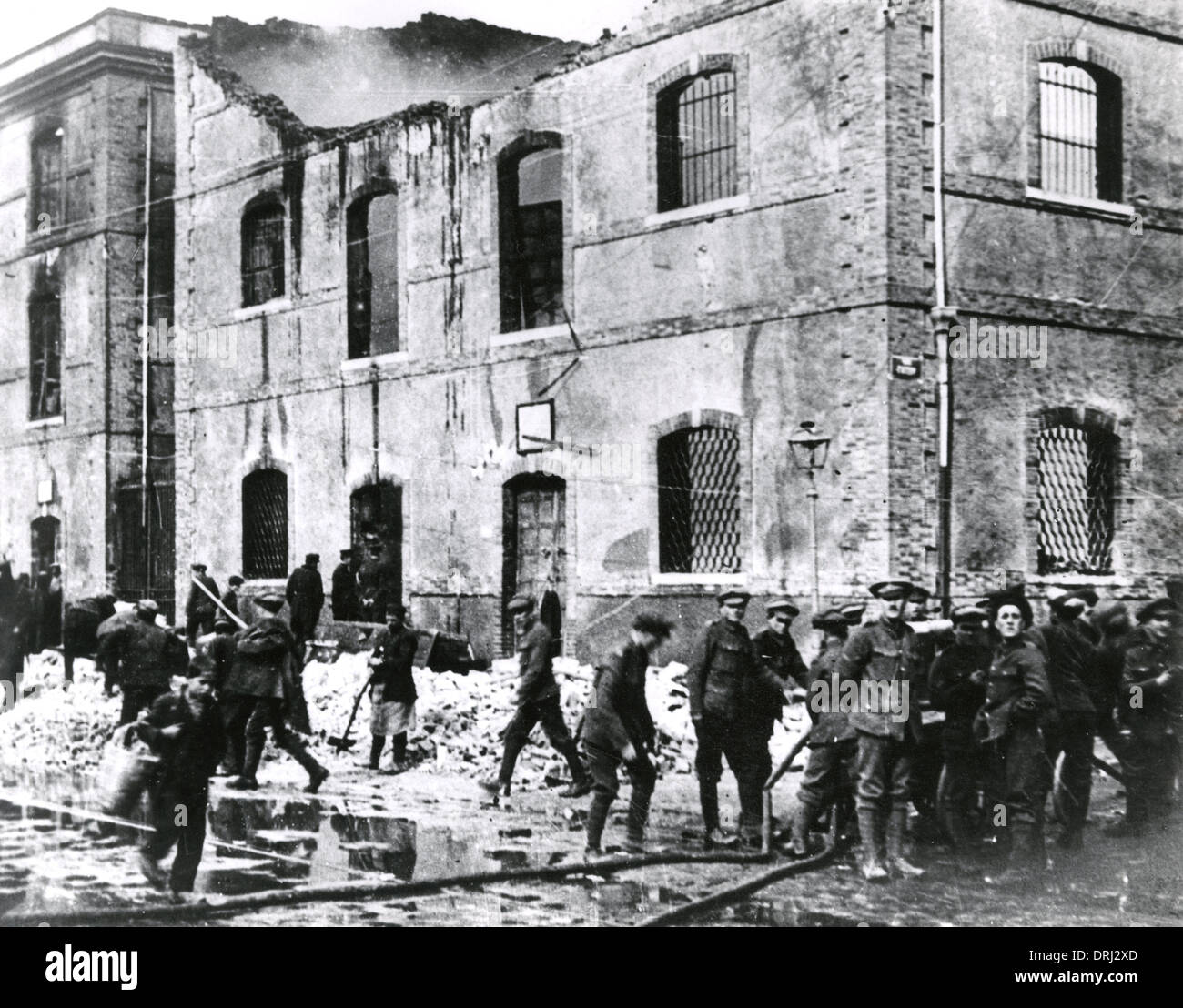 Clearing up bomb damage, Salonika, Greece, WW1 Stock Photo - Alamy