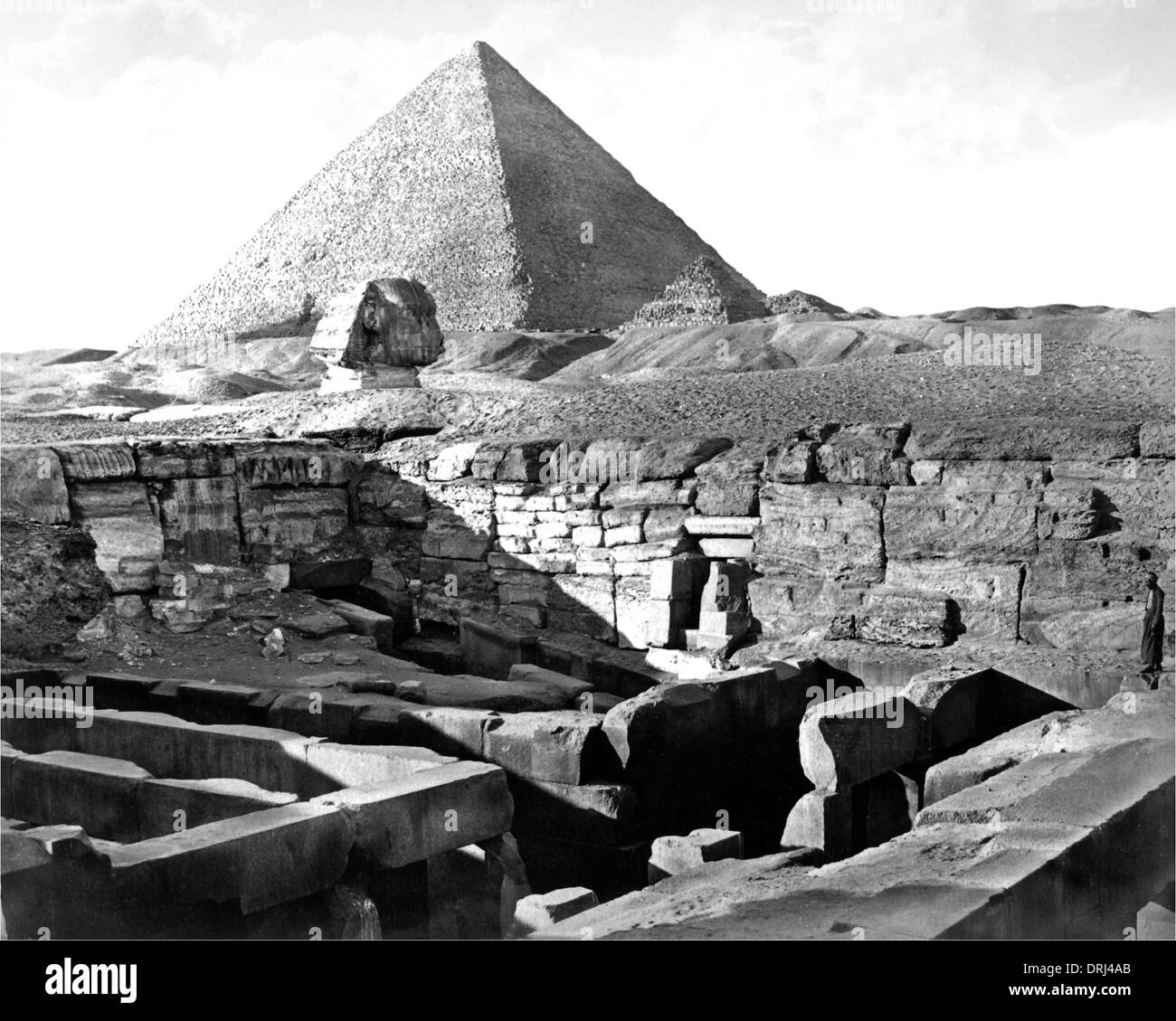 Sphinx and pyramid, Egypt Stock Photo - Alamy
