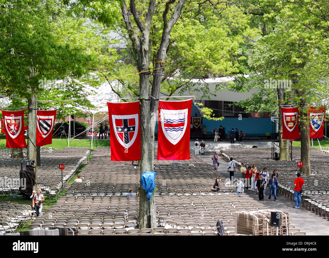 University graduates celebrations hi-res stock photography and images ...
