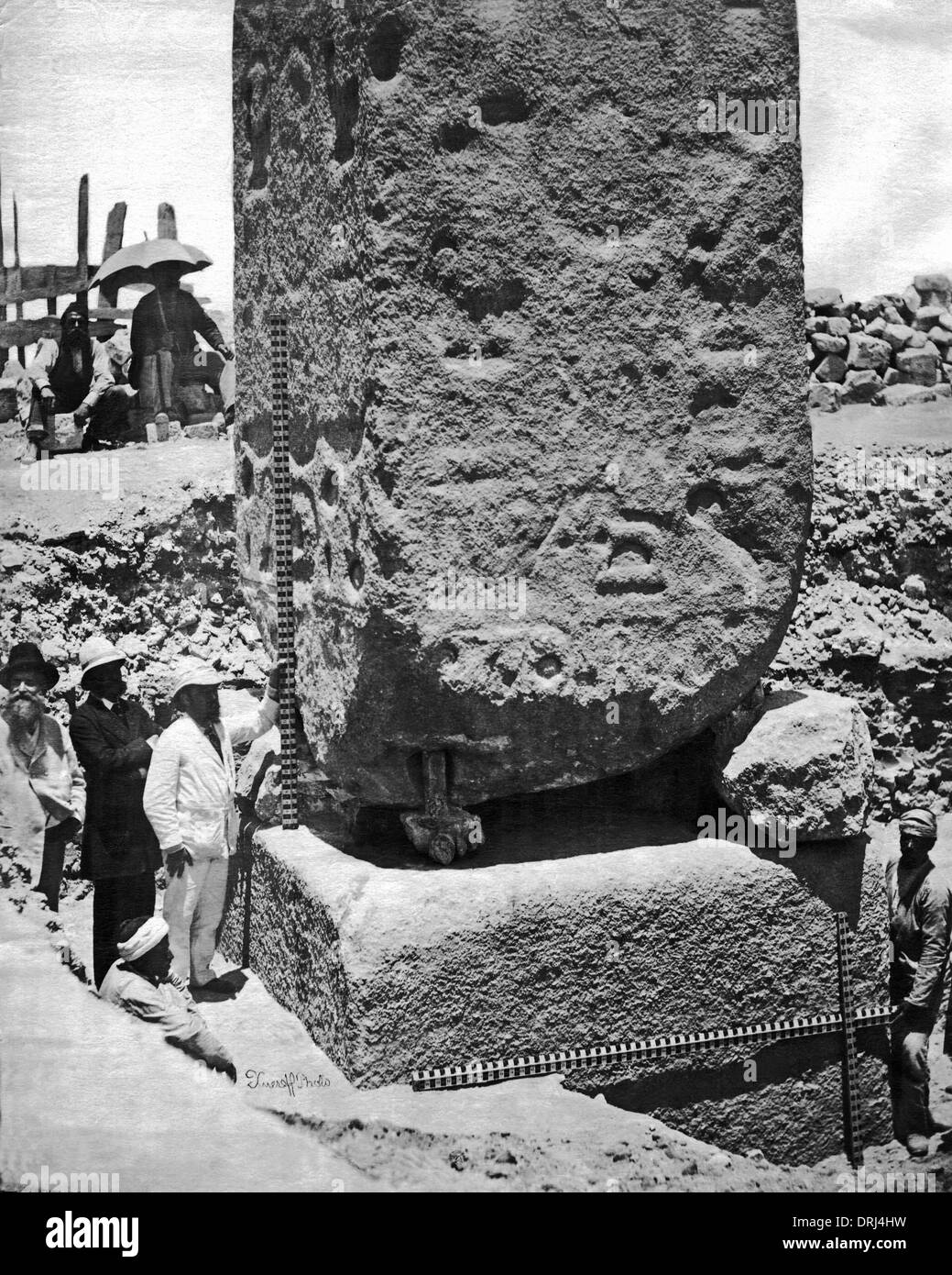 Moving stone egypt hi-res stock photography and images - Alamy