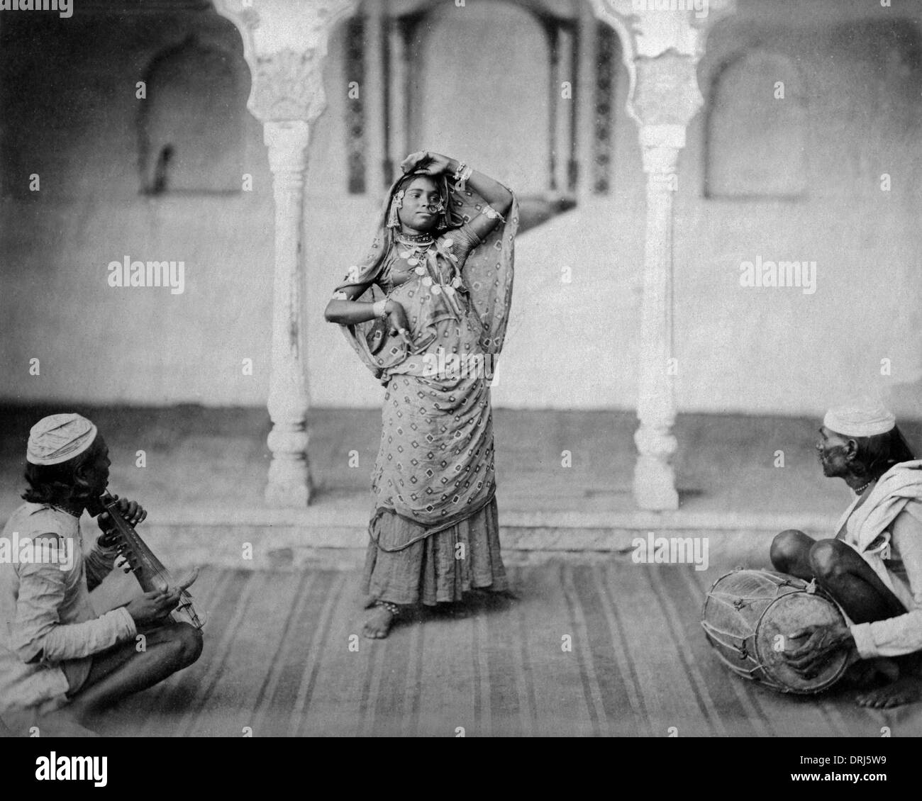 Nautch dance hi-res stock photography and images - Alamy