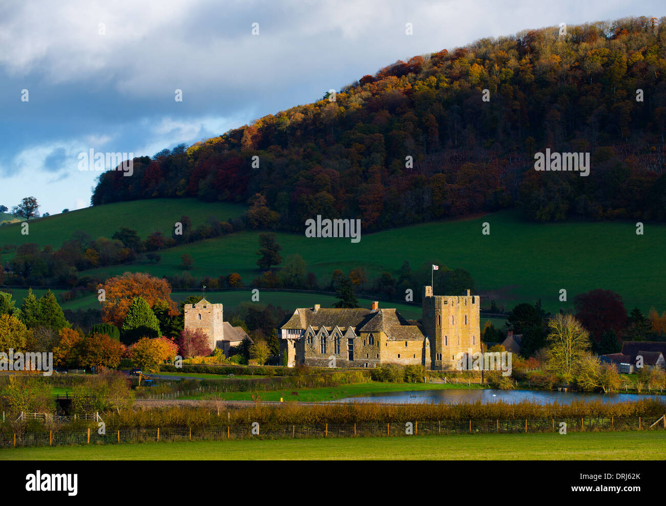 Medieval fortified manor house hi-res stock photography and images - Alamy