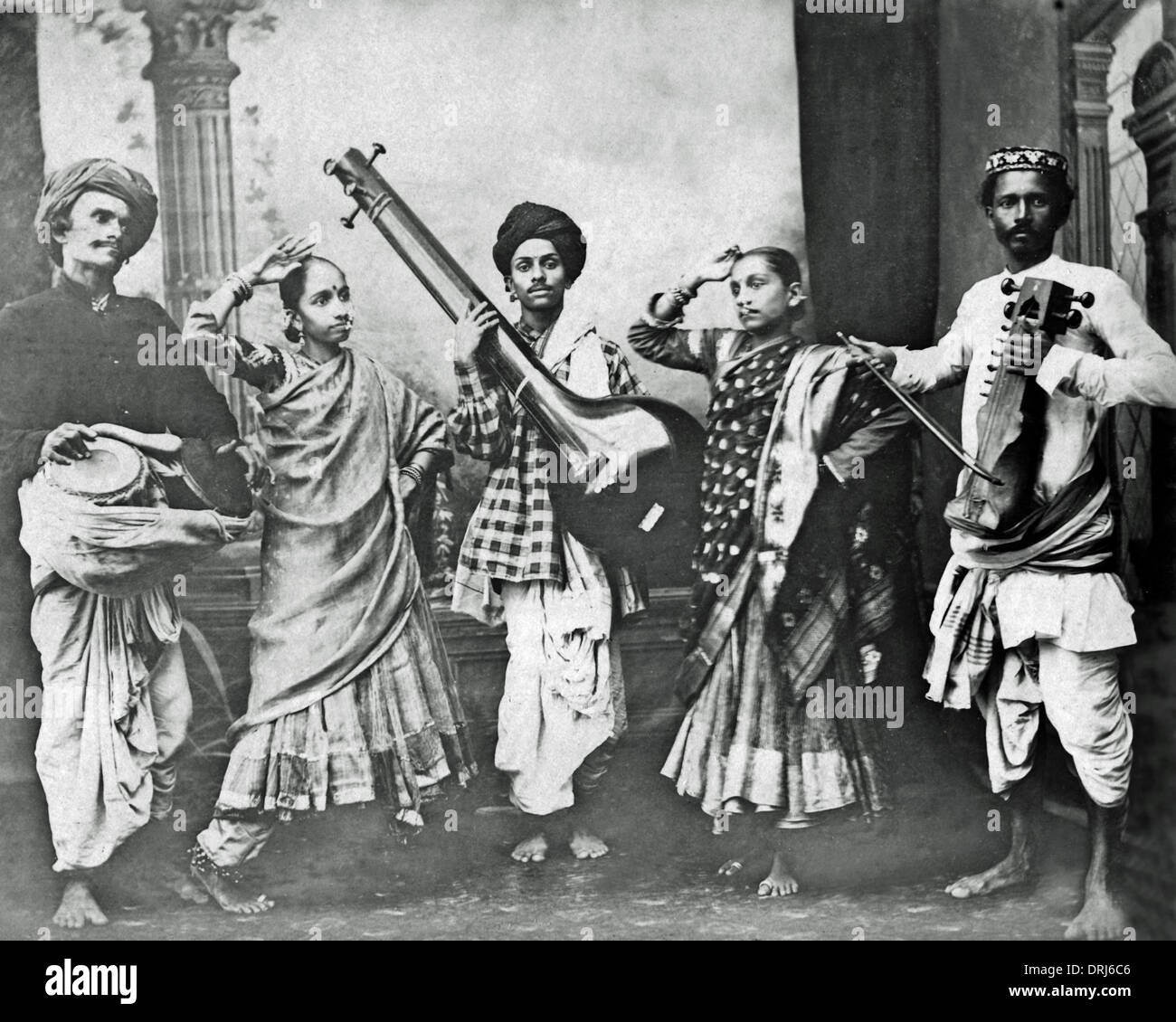 Nautch dance hi-res stock photography and images - Alamy