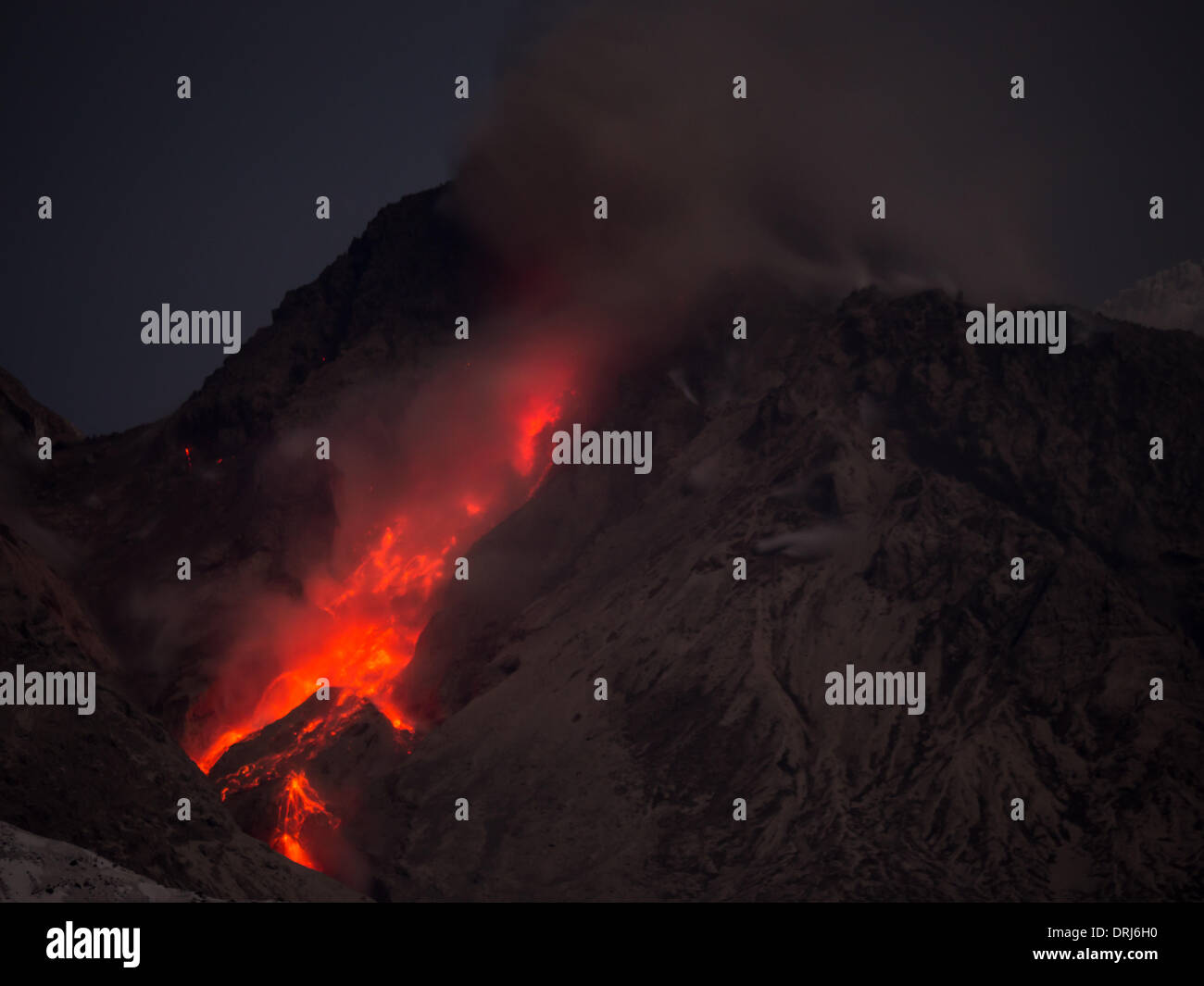 Glowing debris flow at Sheveluch volcano on Kamchatka - October 2013 ...