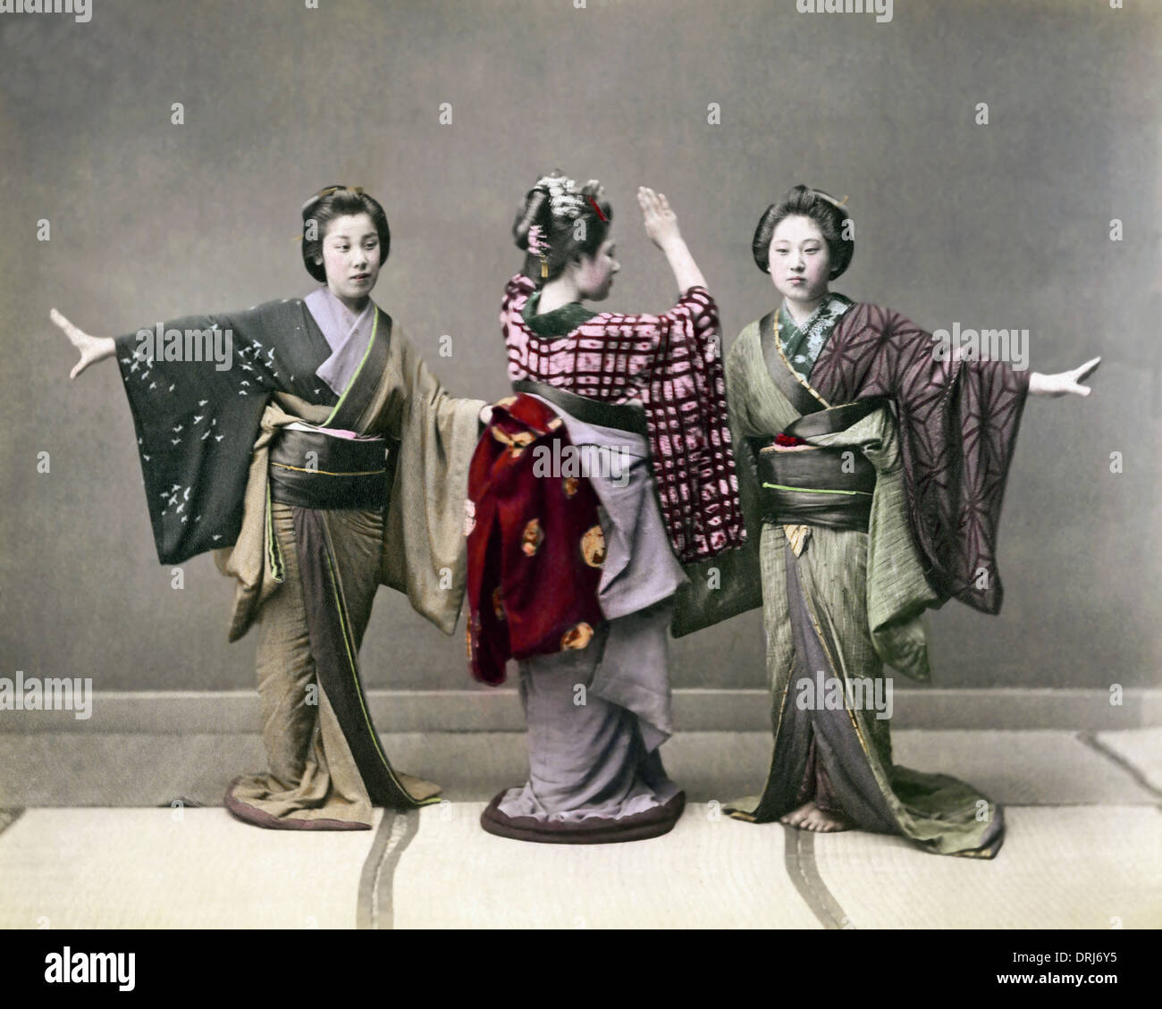 Three geishas dancing, Japan Stock Photo - Alamy