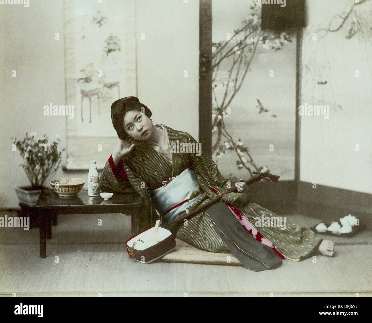 Japan shamisen hi-res stock photography and images - Alamy