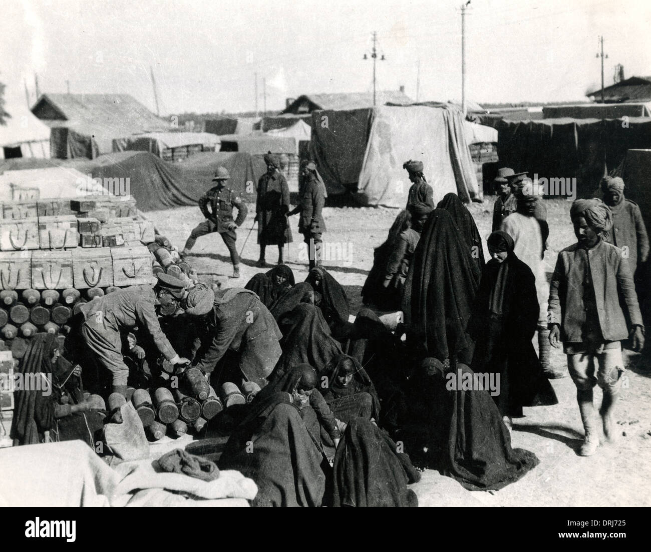 Muslim women sorting ammunition, Turkey, WW1 Stock Photo - Alamy