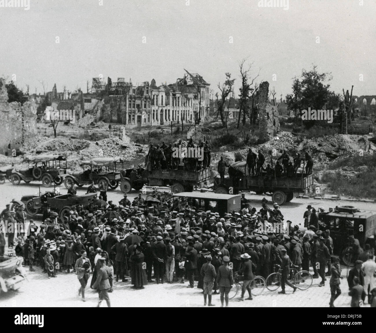 American troops and transport on a road in France, WW1 Stock Photo - Alamy