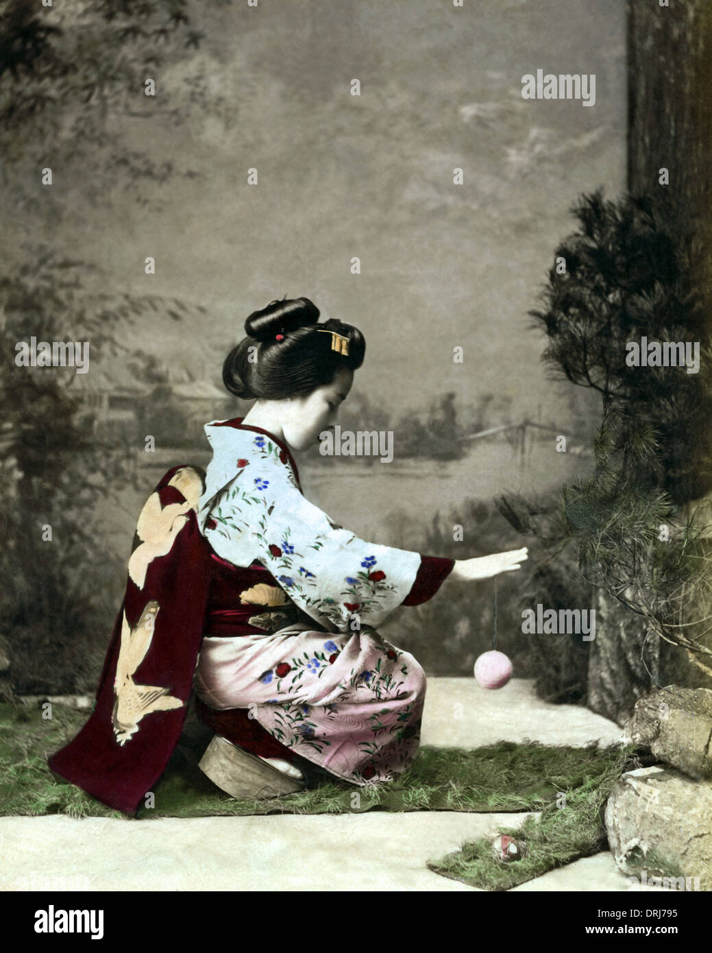 Racial geisha hi-res stock photography and images - Alamy