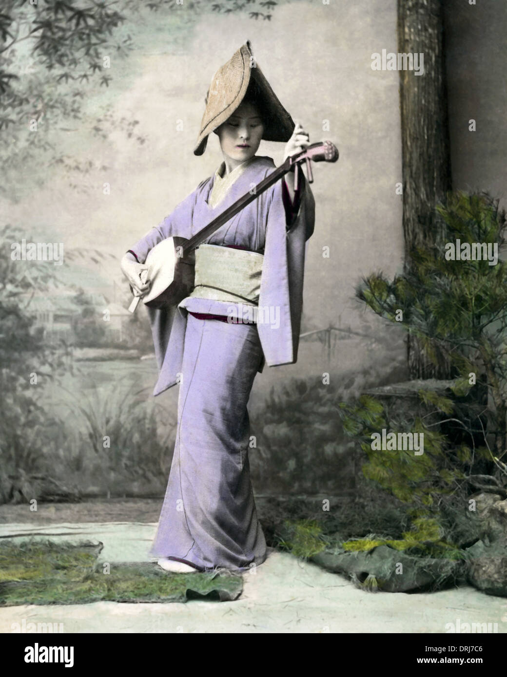 Japan shamisen hi-res stock photography and images - Alamy