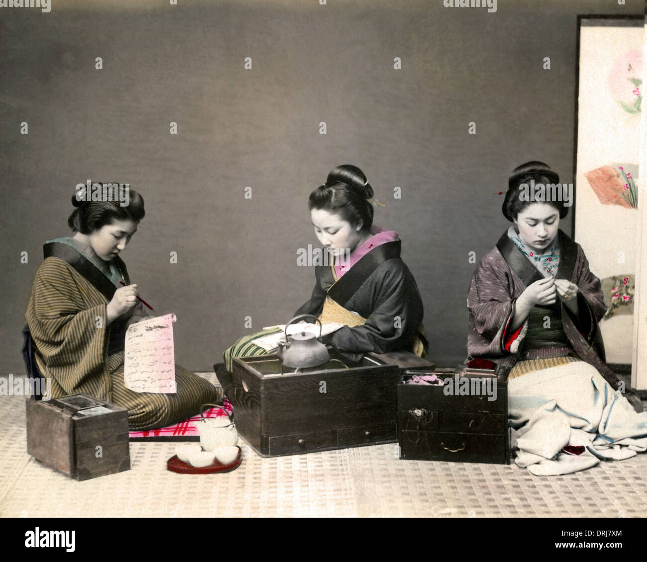 Racial japan geisha hi-res stock photography and images - Alamy
