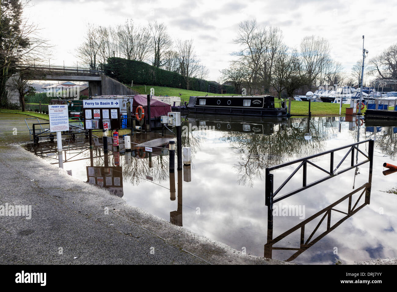 Shepperton High Resolution Stock Photography and Images - Alamy