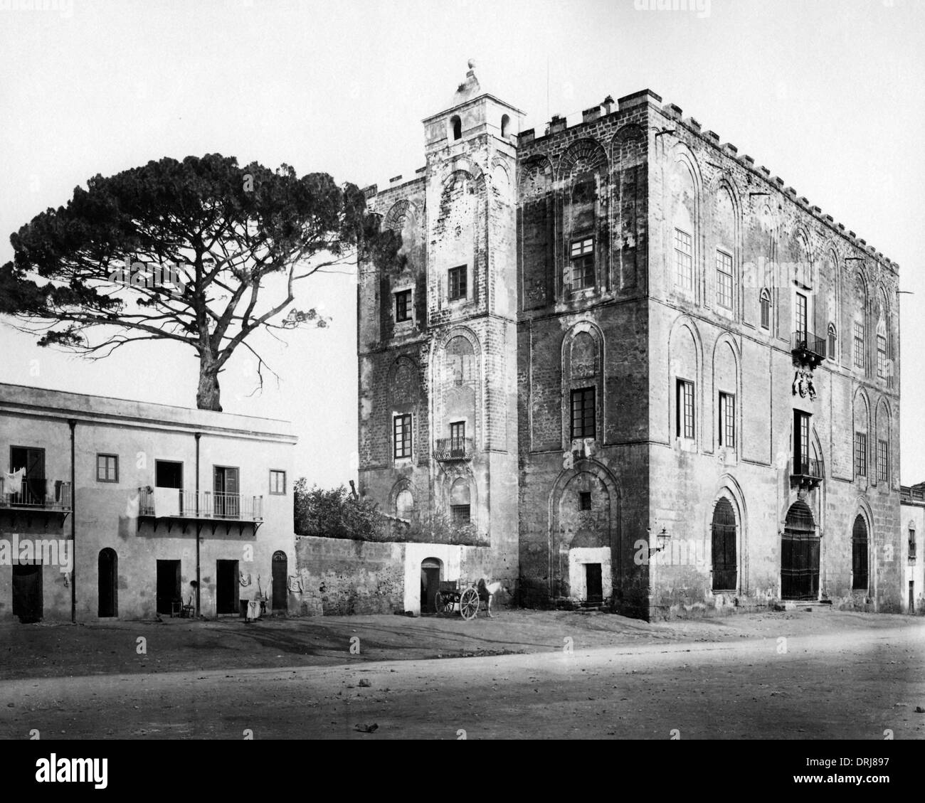 Zisa castle hi-res stock photography and images - Alamy