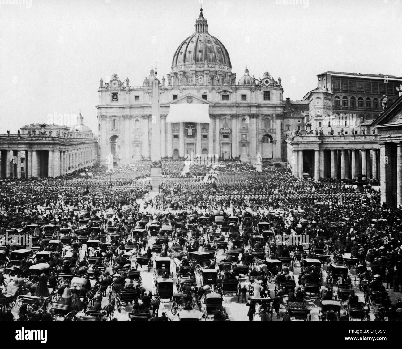 St peter's square Black and White Stock Photos & Images - Alamy