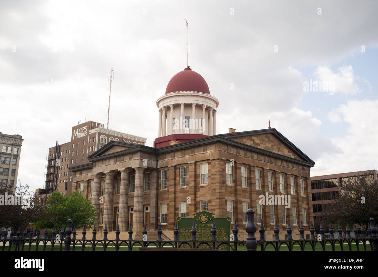Illinois state capitol building hi-res stock photography and images - Alamy