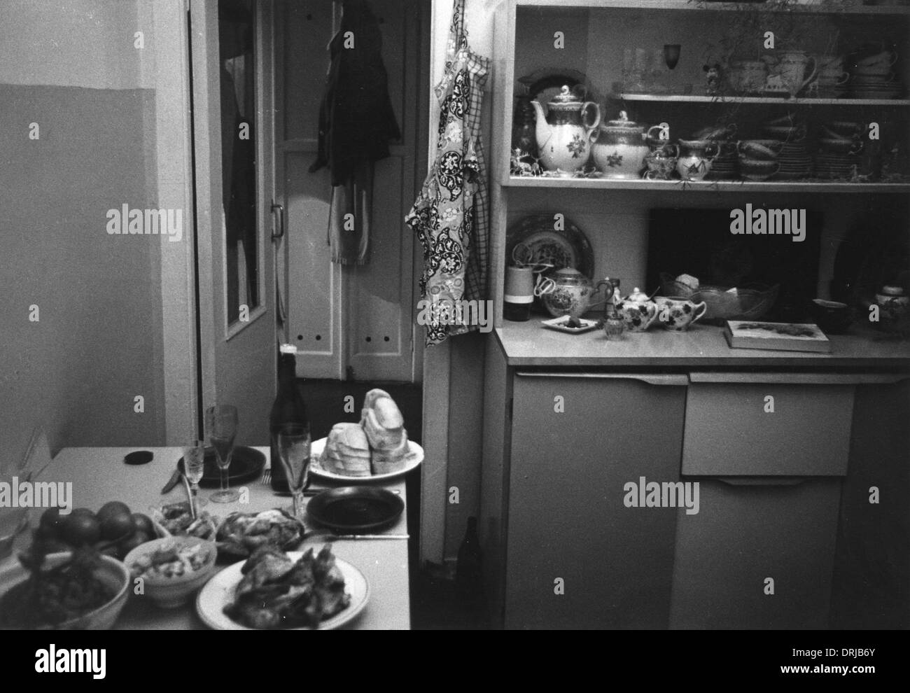 Russian kitchen 1960s hi-res stock photography and images - Alamy