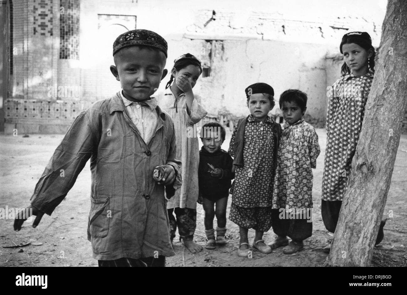 Uzbek girls hi-res stock photography and images - Alamy