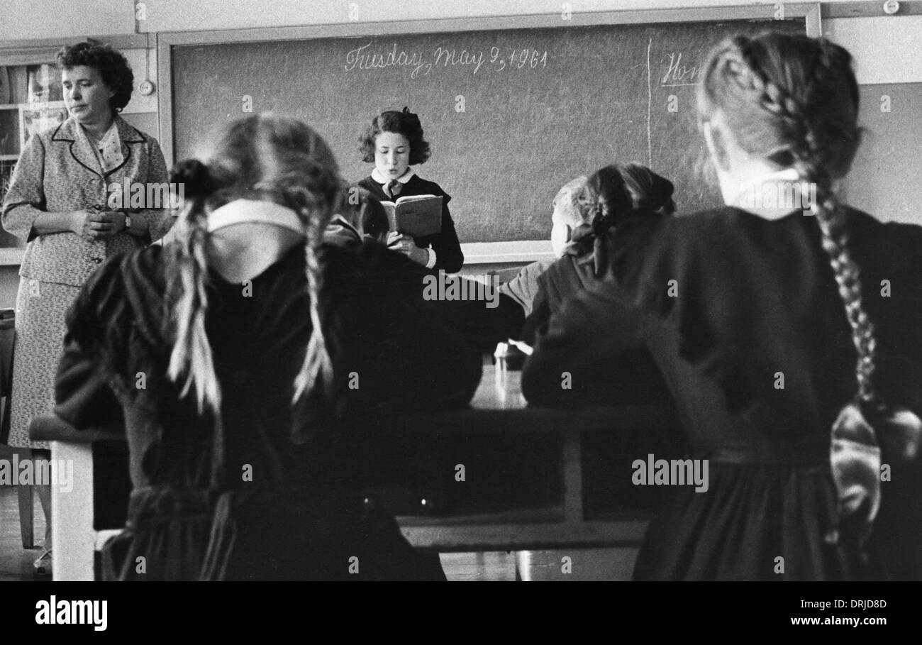 Russian school girls hi-res stock photography and images - Alamy