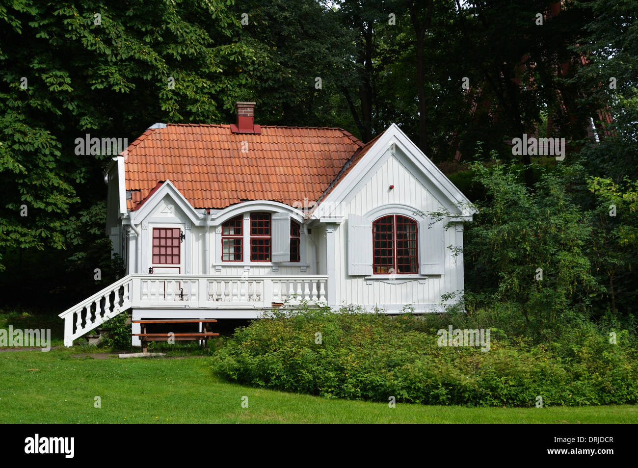 White small house hi-res stock photography and images - Alamy