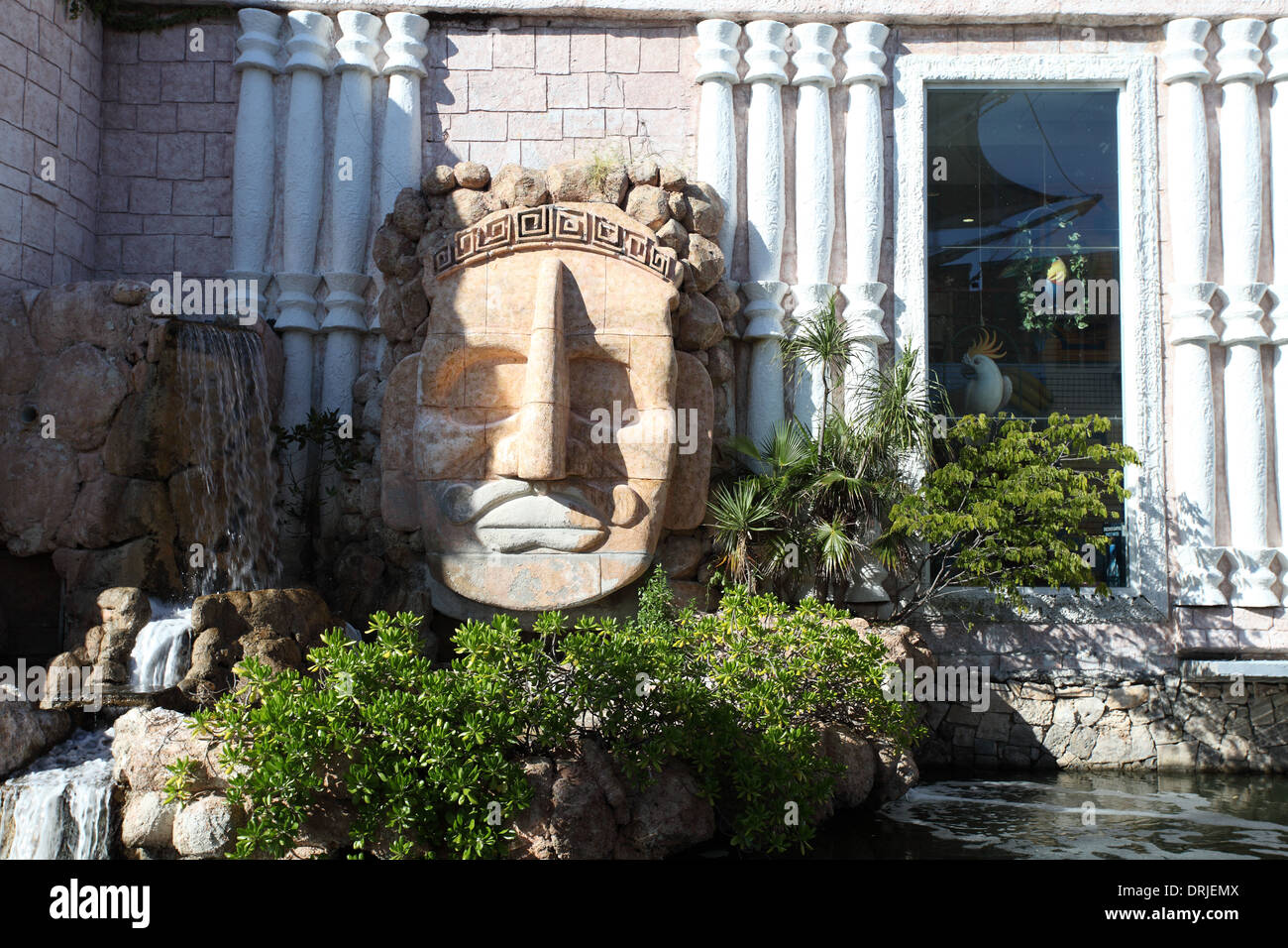 Mayan sculpture shop hi-res stock photography and images - Alamy