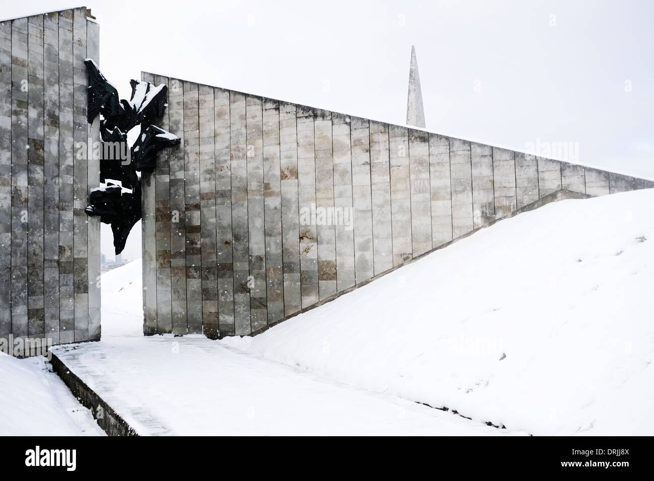 Soviet war memorial tallinn hi-res stock photography and images - Alamy