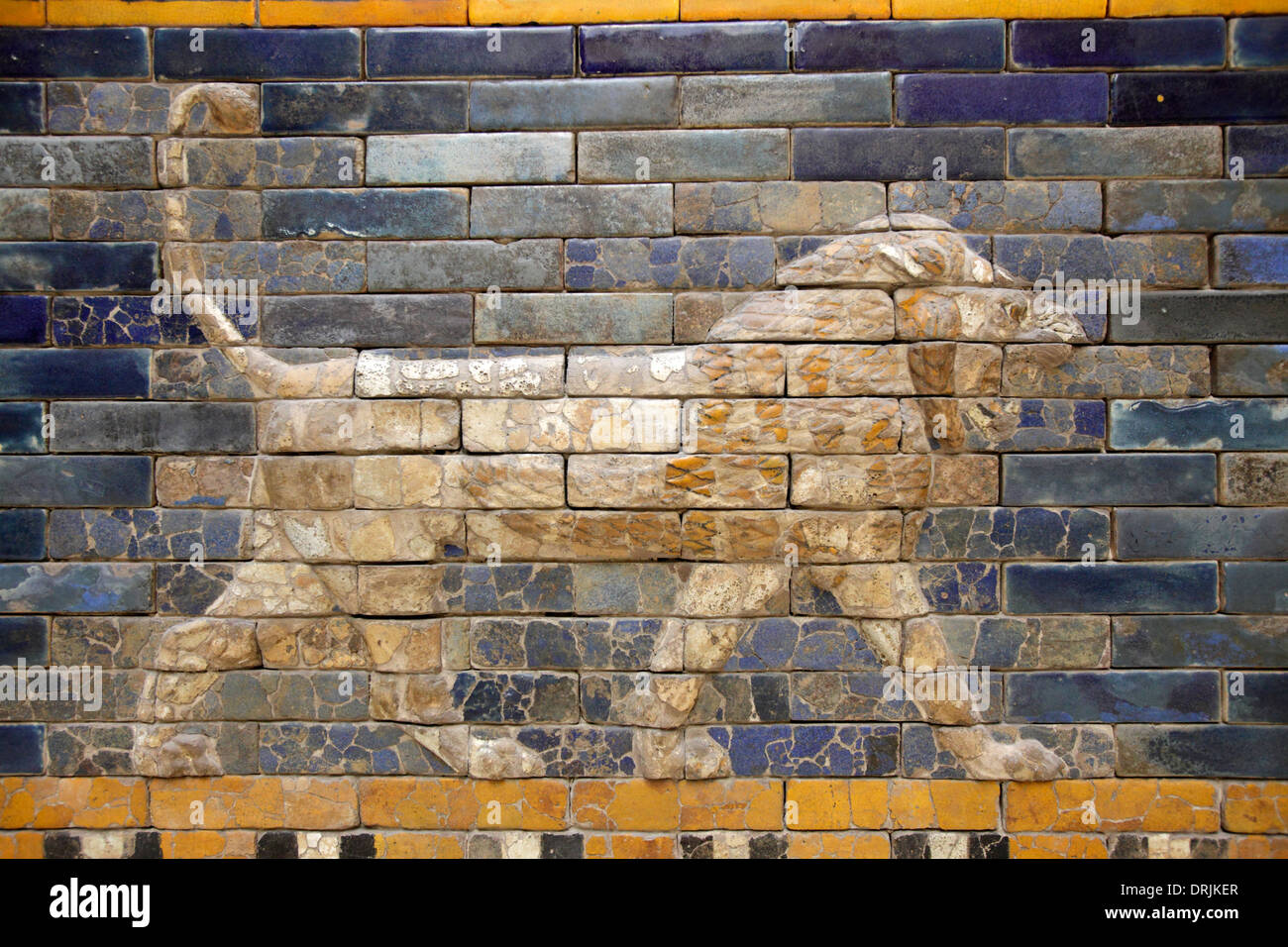 Germany berlin pergamon museum lion hi-res stock photography and images ...