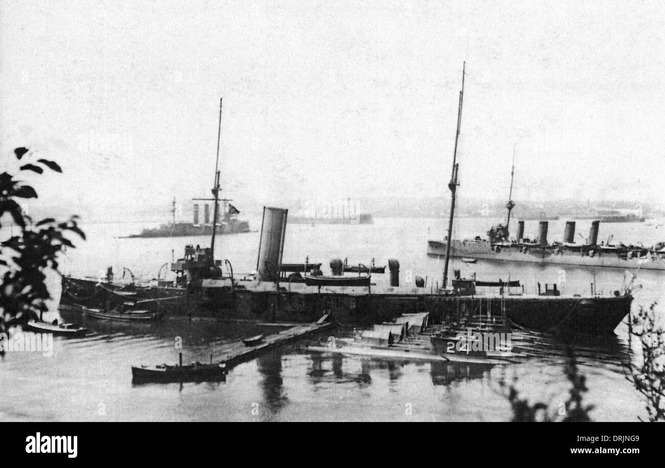 HMS Forth in Devonport Stock Photo - Alamy