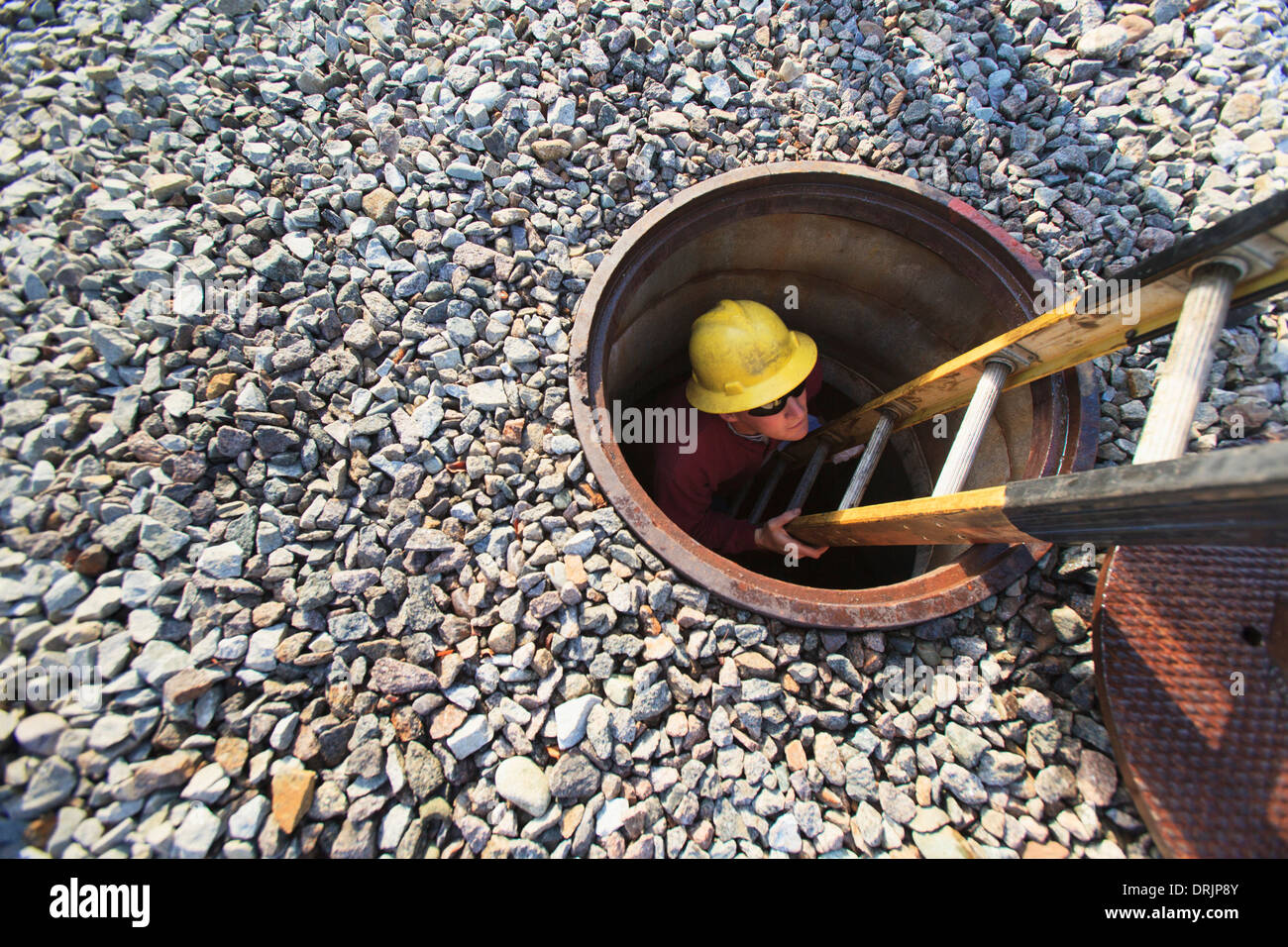 Electrical manhole hi-res stock photography and images - Alamy
