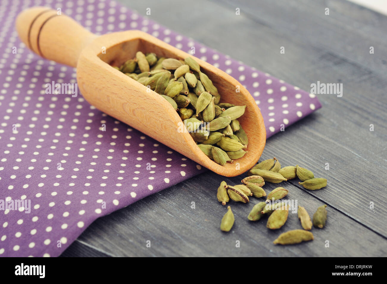 Cardamom seeds hi-res stock photography and images - Alamy