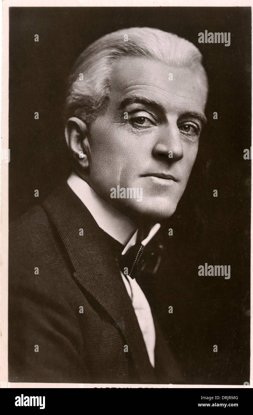 James campbell hi-res stock photography and images - Alamy