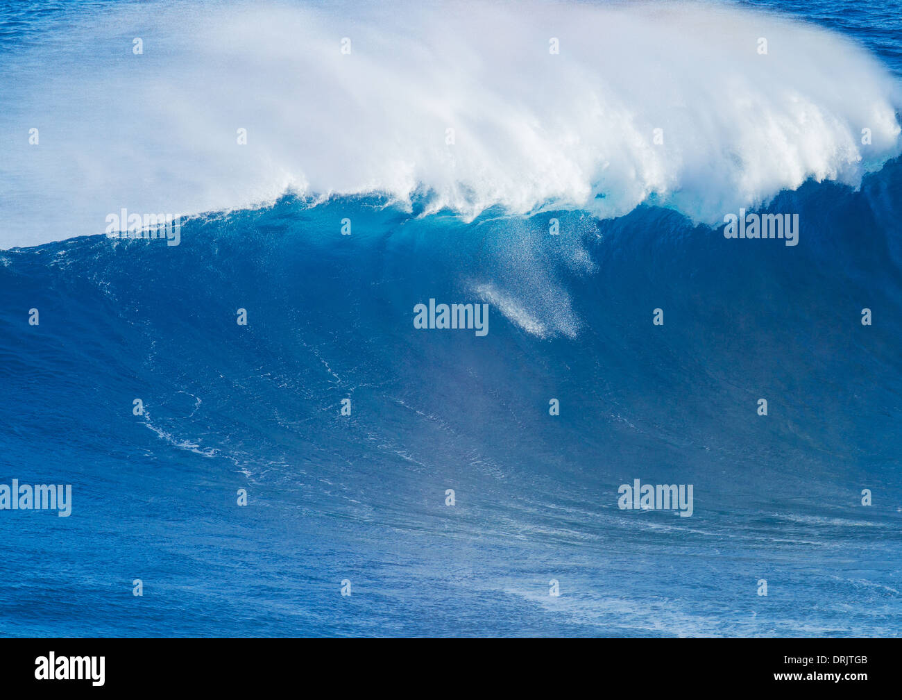 Clear blue wave hi-res stock photography and images - Alamy