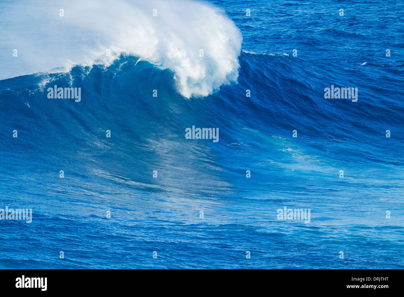 Giant wave hawaii hi-res stock photography and images - Alamy