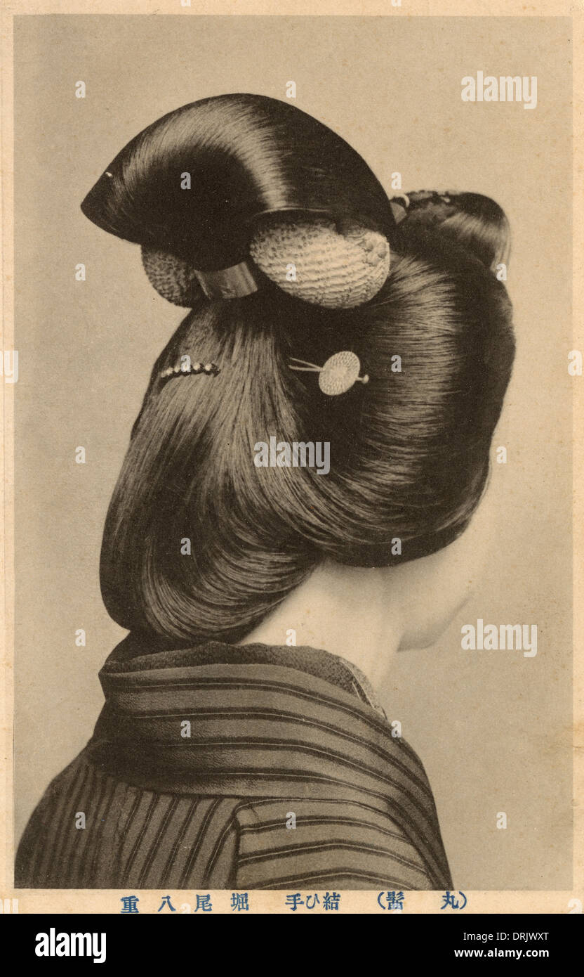 Geisha hairstyle viewed from rear - Japan Stock Photo - Alamy