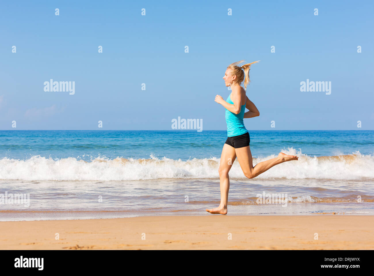 Woman run hi-res stock photography and images - Alamy