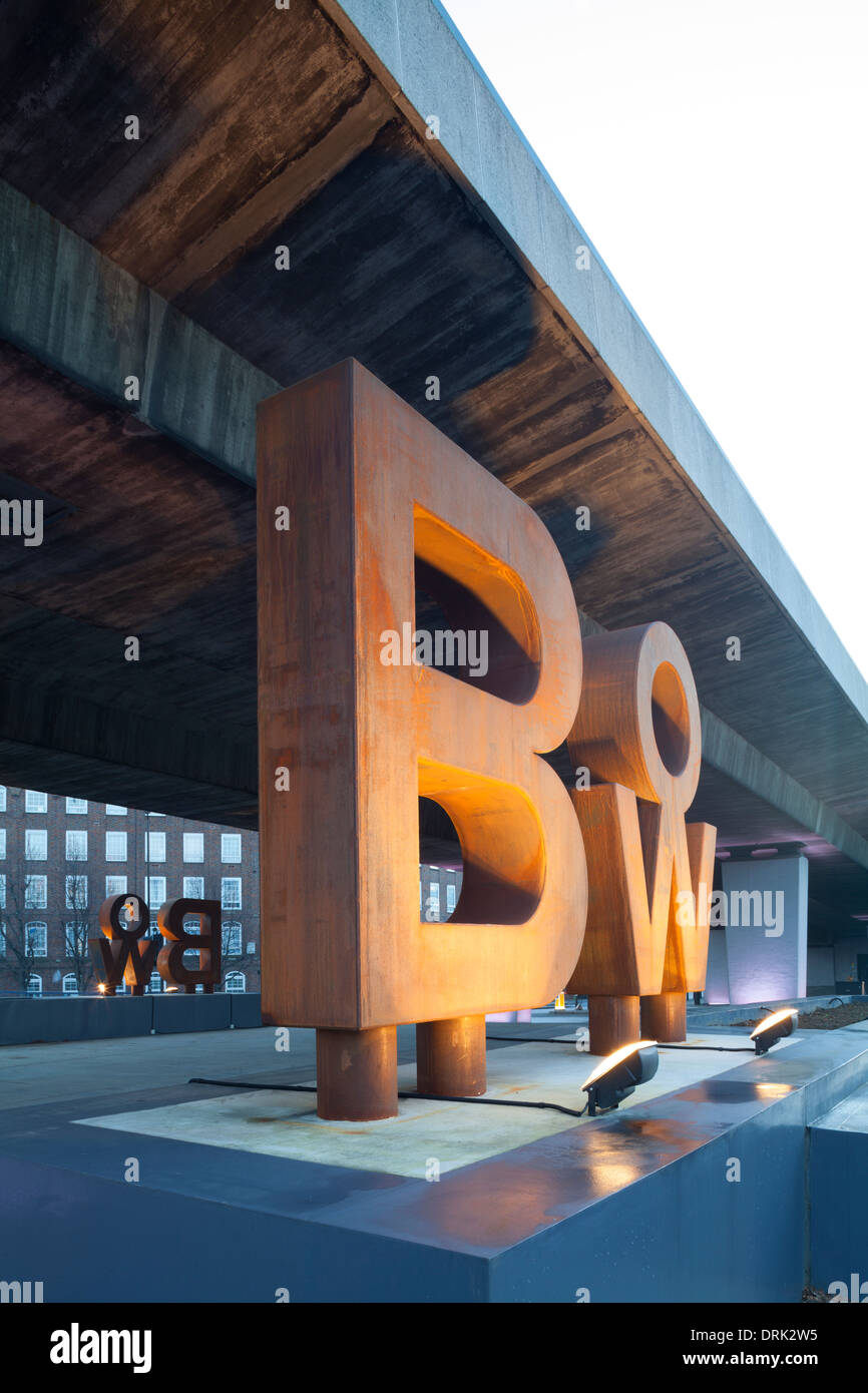 Bow roundabout hi-res stock photography and images - Alamy