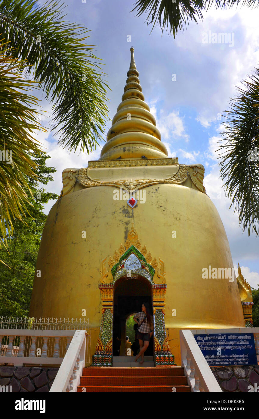 Golden chedi temple at wat chak Yai buddha park, Phliu, chantaburi ...