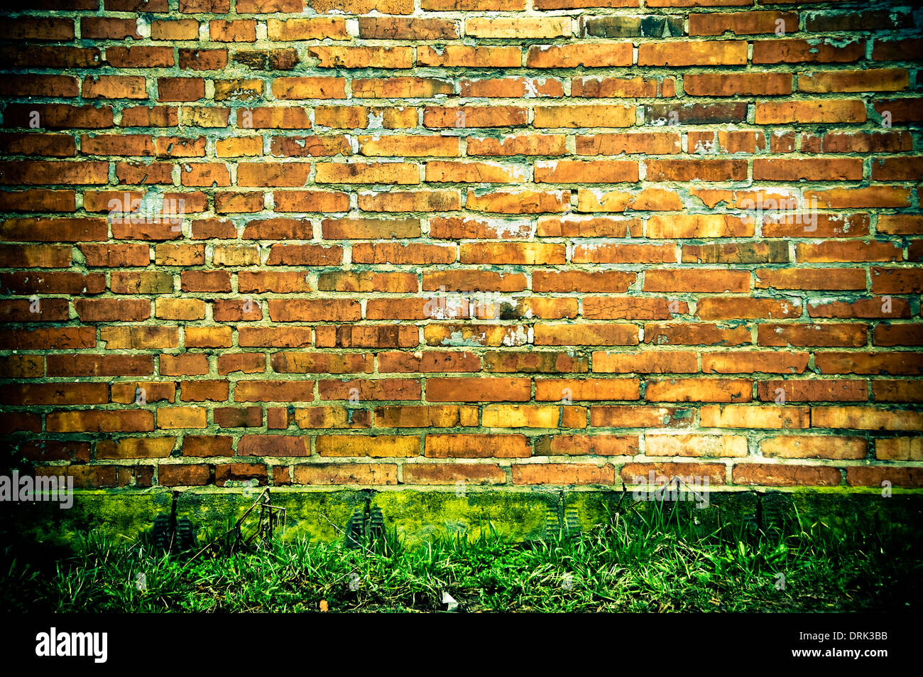 Bricks brick wall hi-res stock photography and images - Alamy