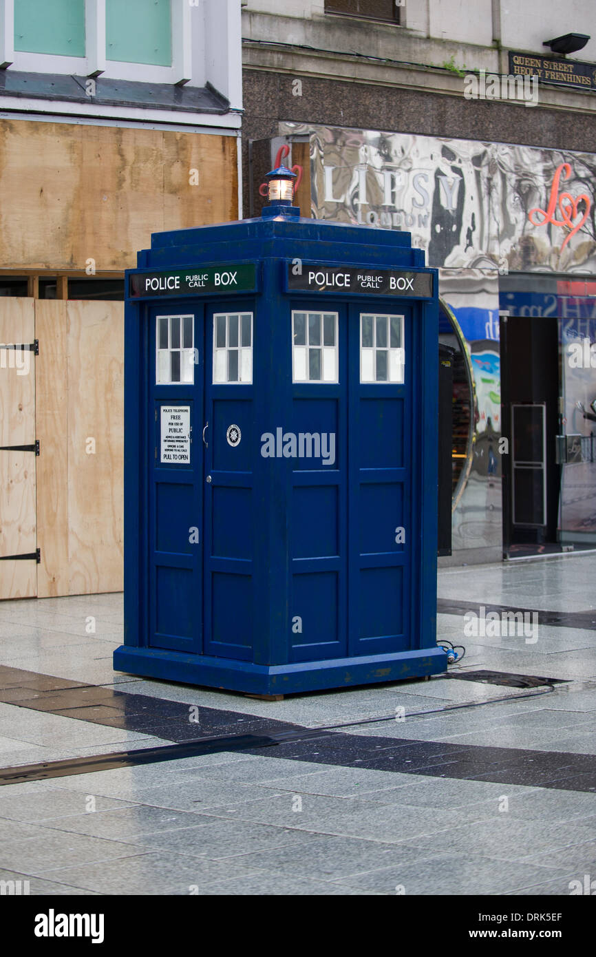Doctor who tardis hi-res stock photography and images - Alamy