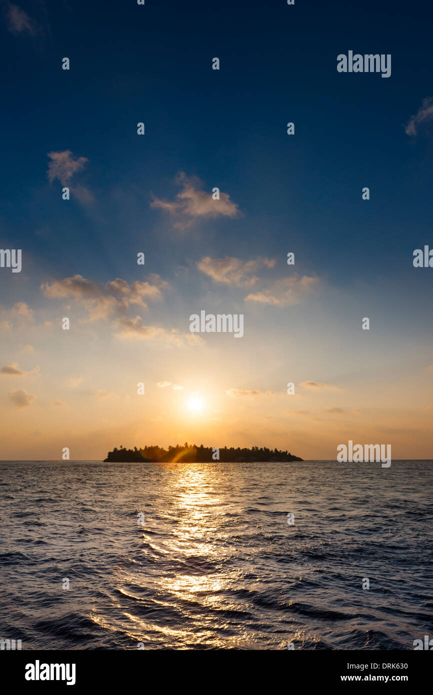 Maldives island hi-res stock photography and images - Alamy